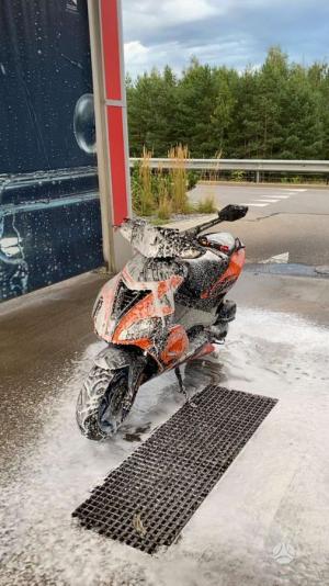 Oranžs Aprilia SR 2005 Viļņa, ar dzinēja tilpumu 50.00 L un nobraukumu 38 tūkst. km par 1350 €, foto 8 vietnē AUTOMOTO.COM.LV
