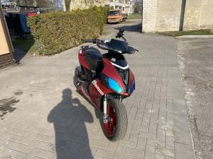 Sarkans Aprilia SR 2007 Marijampole, ar dzinēja tilpumu 0.05 L un nobraukumu 0 tūkst. km par 1200 €, foto 3 vietnē AUTOMOTO.COM.LV
