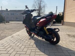 Sarkans Aprilia SR 2007 Marijampole, ar dzinēja tilpumu 0.05 L un nobraukumu 0 tūkst. km par 1200 €, foto 5 vietnē AUTOMOTO.COM.LV
