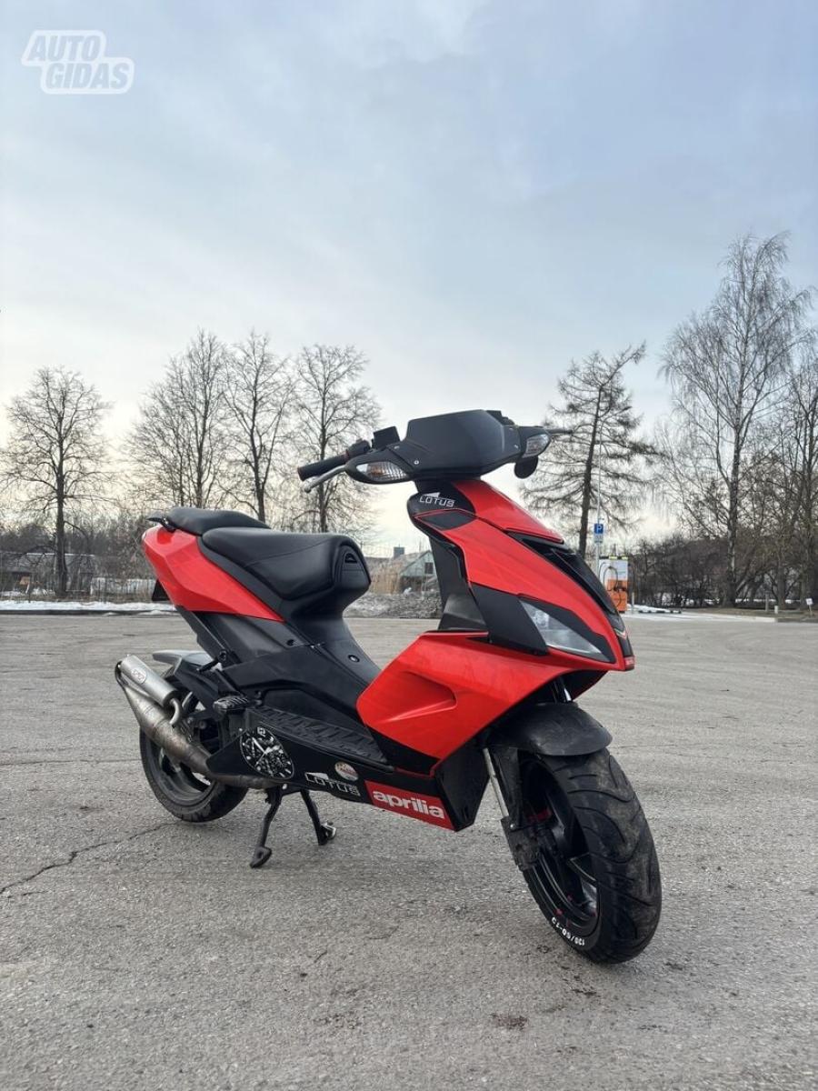 Sarkans Aprilia SR 2008 Radviliškis, ar dzinēja tilpumu 0.00 L un nobraukumu 0 tūkst. km par 1300 €, foto 1 vietnē AUTOMOTO.COM.LV