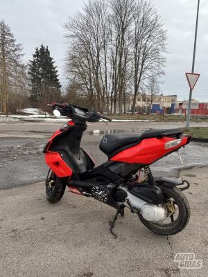 Sarkans Aprilia SR 2008 Radviliškis, ar dzinēja tilpumu 0.00 L un nobraukumu 0 tūkst. km par 1300 €, foto 3 vietnē AUTOMOTO.COM.LV