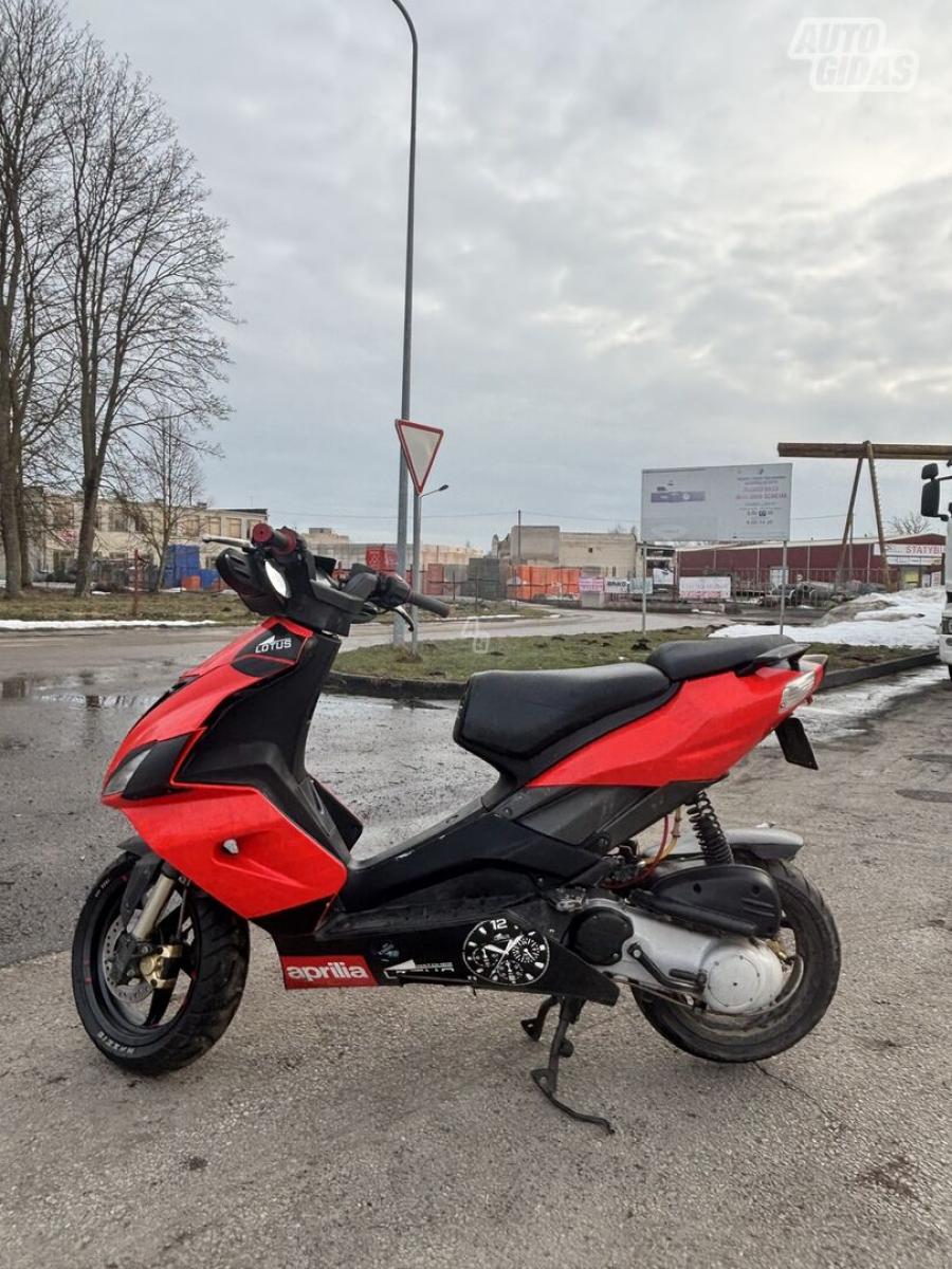 Sarkans Aprilia SR 2008 Radviliškis, ar dzinēja tilpumu 0.00 L un nobraukumu 0 tūkst. km par 1300 €, foto 4 vietnē AUTOMOTO.COM.LV