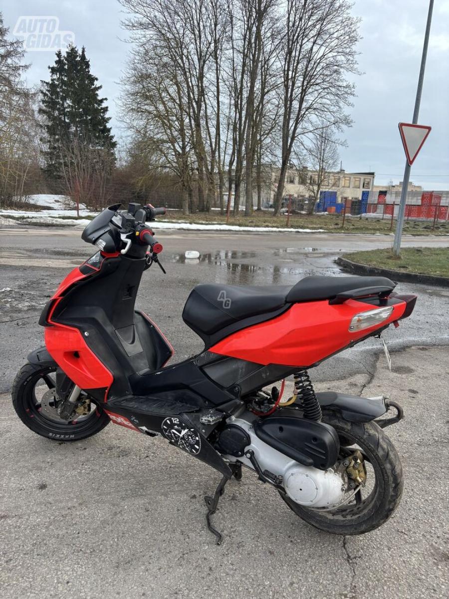 Sarkans Aprilia SR 2008 Radviliškis, ar dzinēja tilpumu 0.00 L un nobraukumu 0 tūkst. km par 1300 €, foto 6 vietnē AUTOMOTO.COM.LV