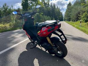 Красный Априлия SR 2008 в Юрбаркас, объемом двигателя 49.00 л и пробегом 19 тыс. км за 1265 €, фото 5 на AUTOMOTO.COM.LV