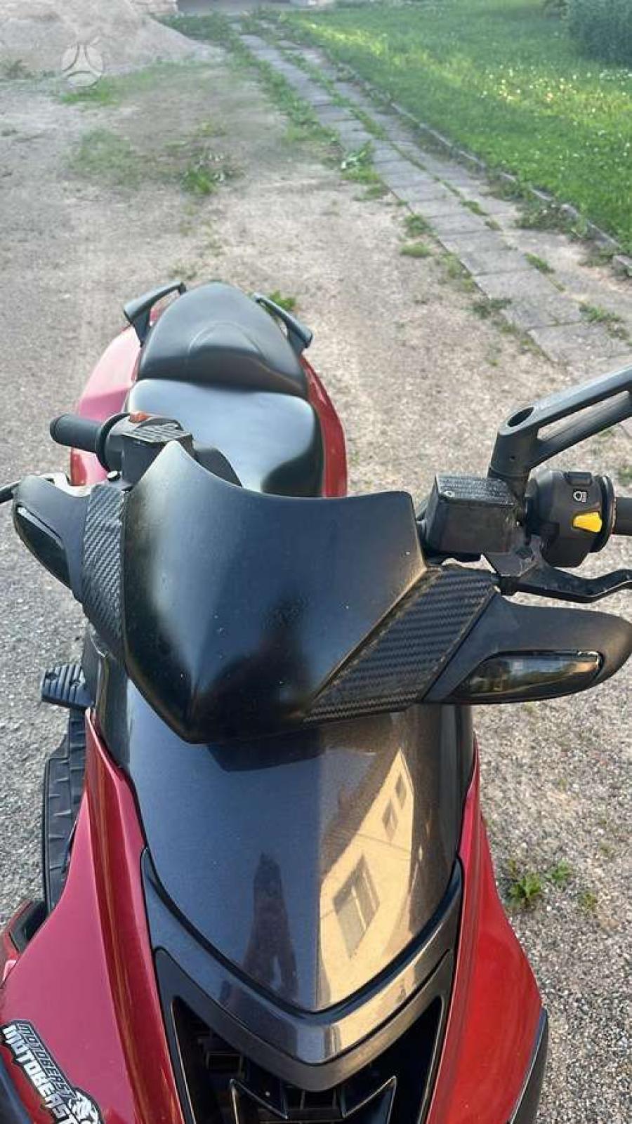Sarkans Aprilia SR 2009 Šauļi, ar dzinēja tilpumu 70.00 L un nobraukumu 16 tūkst. km par 1400 €, foto 6 vietnē AUTOMOTO.COM.LV