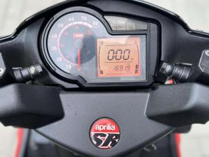 Красный Априлия SR 2011 в Паневежис, объемом двигателя 49.00 л и пробегом 17 тыс. км за 1650 €, фото 10 на AUTOMOTO.COM.LV