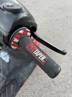 Sarkans Aprilia SR 2011 Alīta, ar dzinēja tilpumu 0.05 L un nobraukumu 17 tūkst. km par 900 €, foto 6 vietnē AUTOMOTO.COM.LV