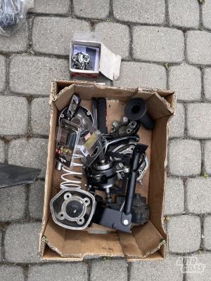 Красный Априлия SR 2014 в Каунас, объемом двигателя 0.05 л и пробегом 37 тыс. км за 1700 €, фото 8 на AUTOMOTO.COM.LV