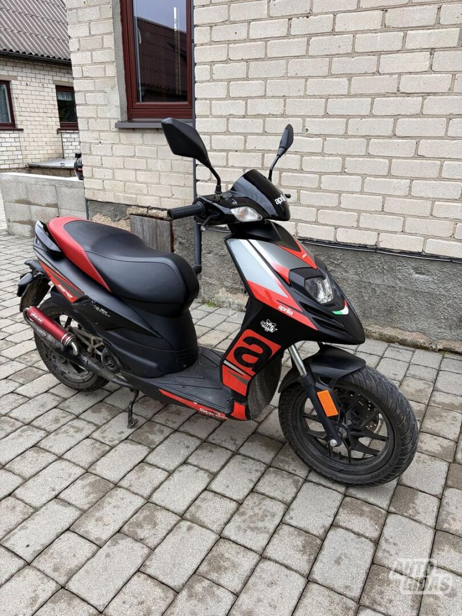 Red Aprilia SR 2020 in Gargzdai, with an engine capacity of 0.00 L and mileage of 17 thousand km for 1700 €, photo 1 on AUTOMOTO.COM.LV