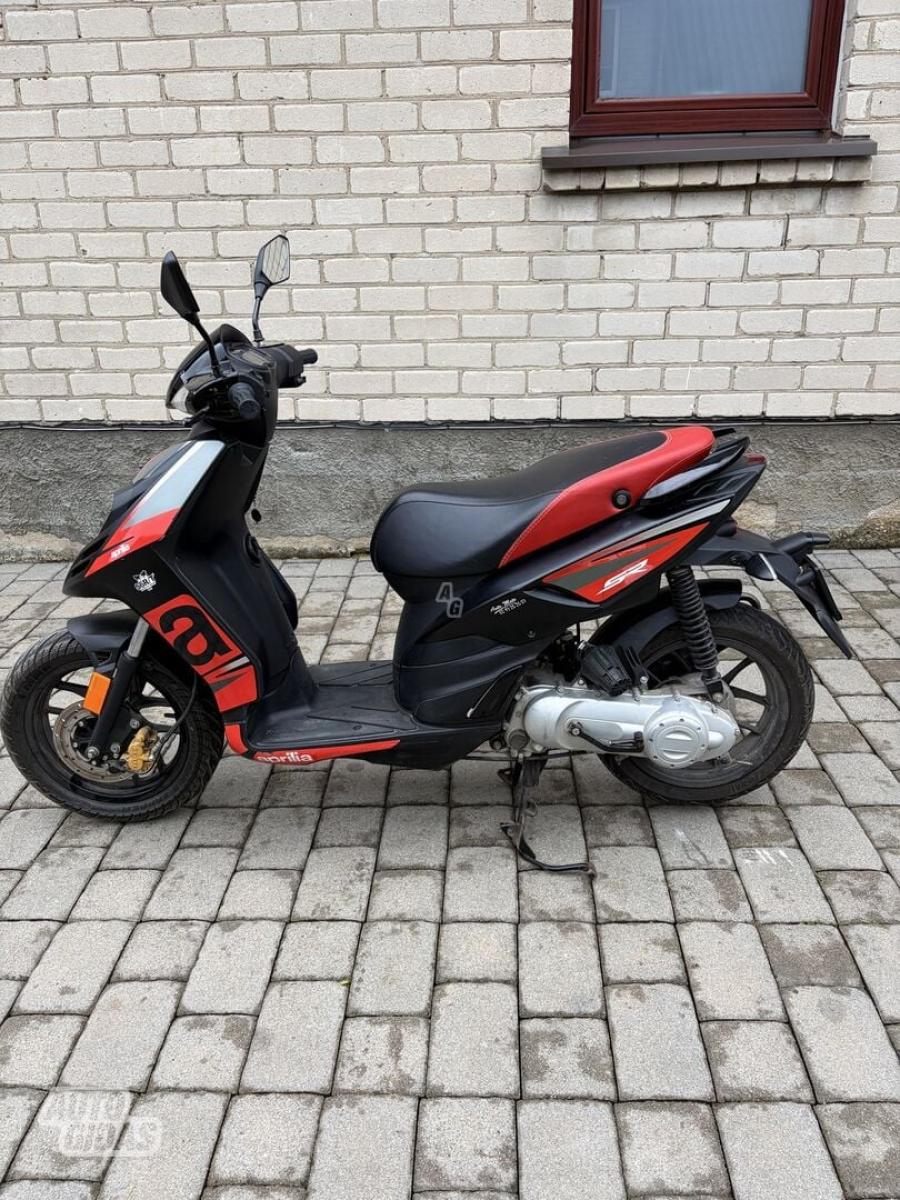 Red Aprilia SR 2020 in Gargzdai, with an engine capacity of 0.00 L and mileage of 17 thousand km for 1700 €, photo 3 on AUTOMOTO.COM.LV