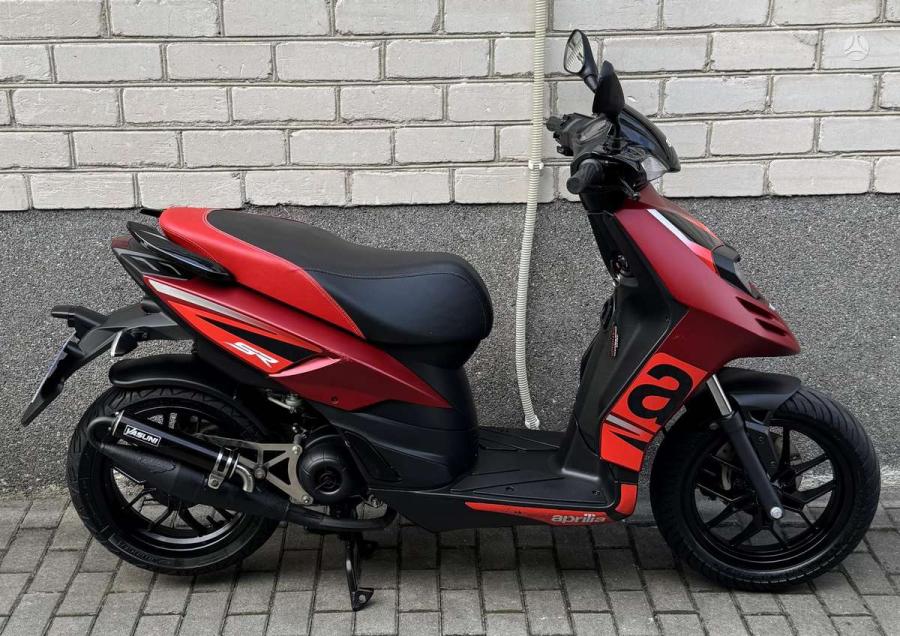 Красный Априлия SR 2021 в Мариямполе, объемом двигателя 49.00 л и пробегом 13 тыс. км за 1400 €, фото 4 на AUTOMOTO.COM.LV