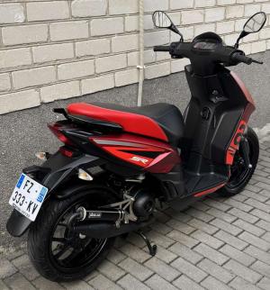 Красный Априлия SR 2021 в Мариямполе, объемом двигателя 49.00 л и пробегом 13 тыс. км за 1400 €, фото 5 на AUTOMOTO.COM.LV