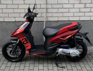Красный Априлия SR 2021 в Мариямполе, объемом двигателя 49.00 л и пробегом 13 тыс. км за 1400 €, фото 7 на AUTOMOTO.COM.LV