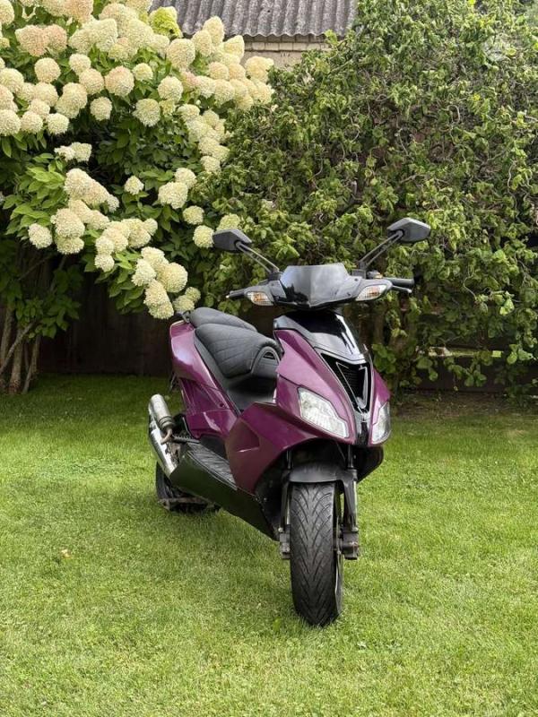 Violet Aprilia SR 2010 in Kretinga, with an engine capacity of 0.00 L and mileage of 24 thousand km for 1300 €, photo 5 on AUTOMOTO.COM.LV