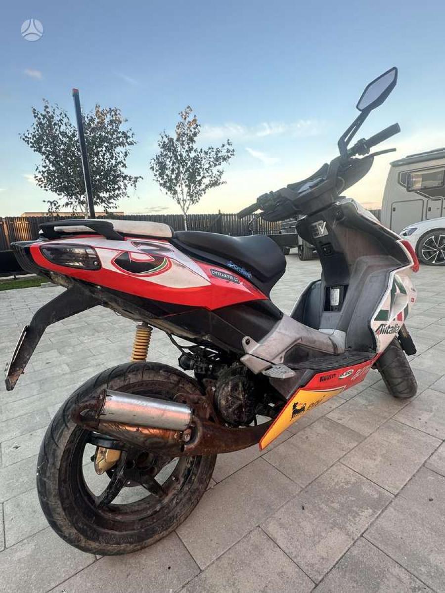 Balts Aprilia SR 2011 Kauņa, ar dzinēja tilpumu 0.00 L un nobraukumu 12 tūkst. km par 900 €, foto 8 vietnē AUTOMOTO.COM.LV