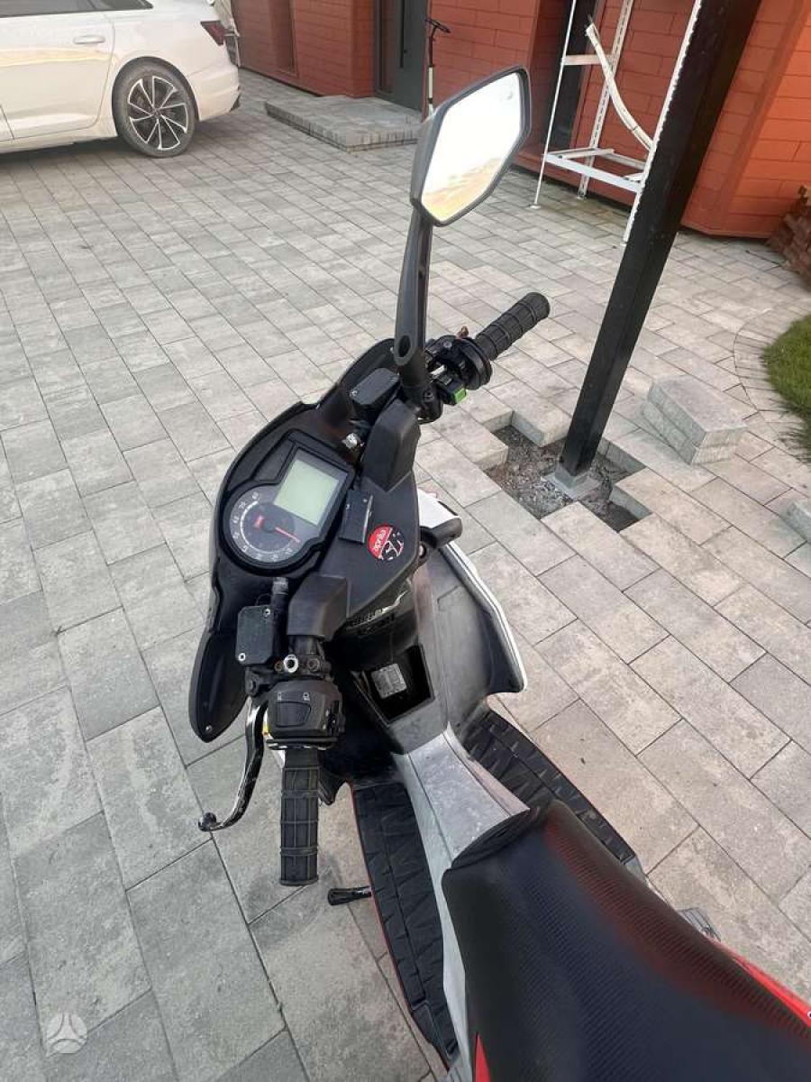 Balts Aprilia SR 2011 Kauņa, ar dzinēja tilpumu 0.00 L un nobraukumu 12 tūkst. km par 900 €, foto 10 vietnē AUTOMOTO.COM.LV