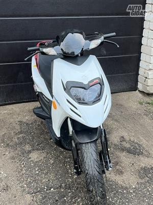 White Aprilia SR 2012 in Vilnius, with an engine capacity of 0.05 L and mileage of 0 thousand km for 850 €, photo 3 on AUTOMOTO.COM.LV