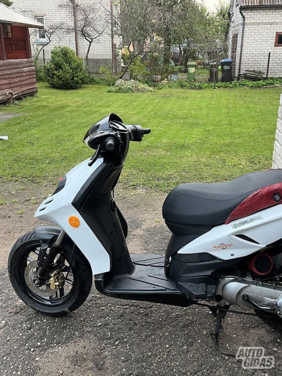 White Aprilia SR 2012 in Vilnius, with an engine capacity of 0.05 L and mileage of 0 thousand km for 850 €, photo 7 on AUTOMOTO.COM.LV
