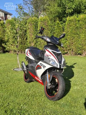 White Aprilia SR 2015 in Vilnius, with an engine capacity of 0.00 L and mileage of 0 thousand km for 1850 €, photo  on AUTOMOTO.COM.LV
