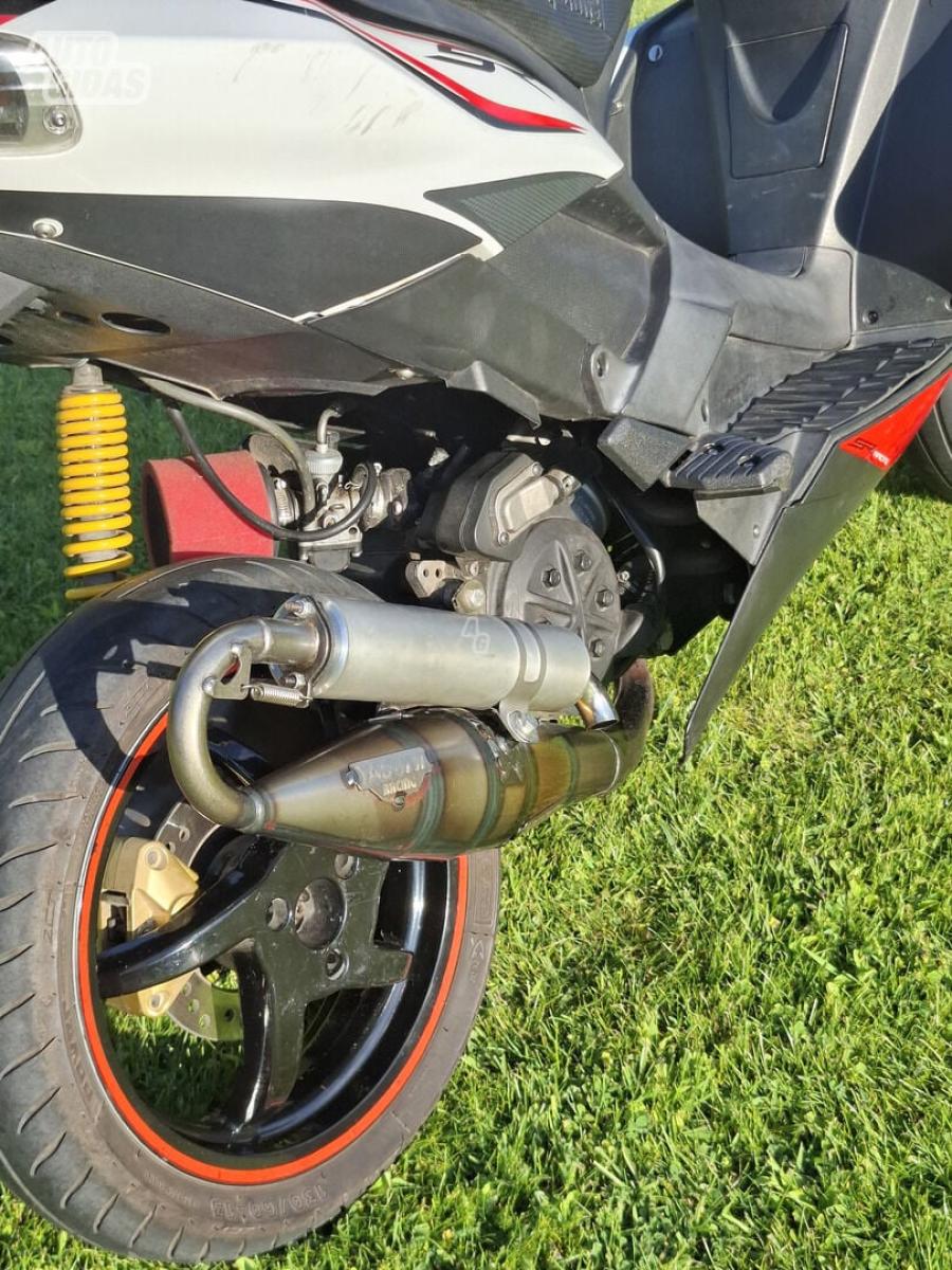 White Aprilia SR 2015 in Vilnius, with an engine capacity of 0.00 L and mileage of 0 thousand km for 1850 €, photo 7 on AUTOMOTO.COM.LV