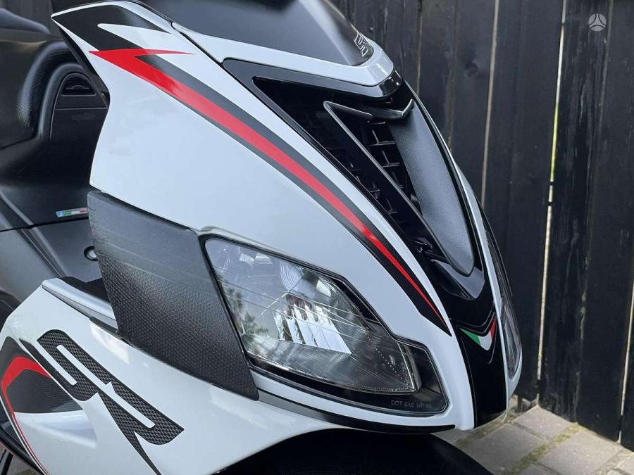 White Aprilia SR 2015 in Prienai, with an engine capacity of 0.00 L and mileage of 18 thousand km for 1790 €, photo 10 on AUTOMOTO.COM.LV