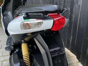White Aprilia SR 2015 in Prienai, with an engine capacity of 0.00 L and mileage of 18 thousand km for 1790 €, photo 16 on AUTOMOTO.COM.LV