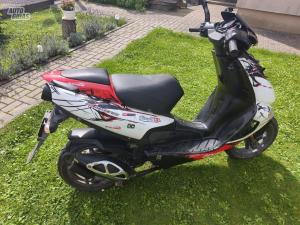 White Aprilia SR 2015 in Kretinga, with an engine capacity of 0.05 L and mileage of 17 thousand km for 1000 €, photo  on AUTOMOTO.COM.LV