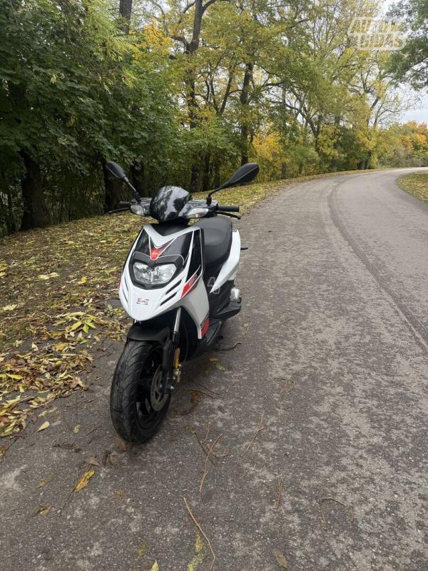 Balts Aprilia SR 2015 Vilkaviškis, ar dzinēja tilpumu 0.05 L un nobraukumu 7 tūkst. km par 1450 €, foto 1 vietnē AUTOMOTO.COM.LV