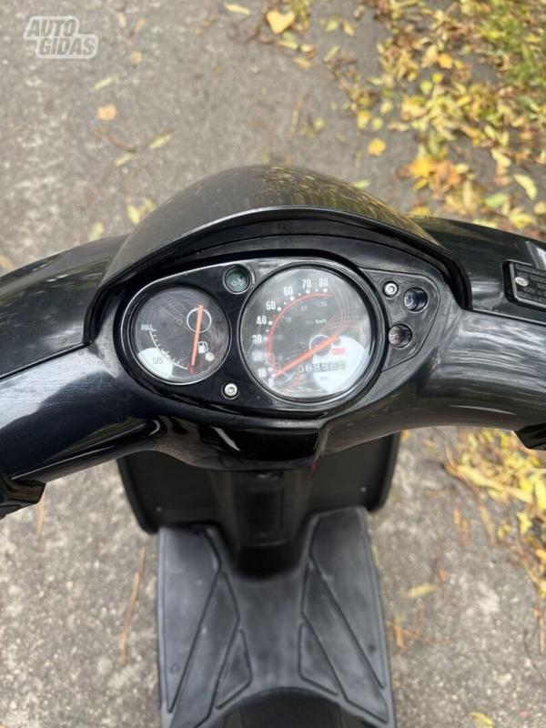 Balts Aprilia SR 2015 Vilkaviškis, ar dzinēja tilpumu 0.05 L un nobraukumu 7 tūkst. km par 1450 €, foto 8 vietnē AUTOMOTO.COM.LV