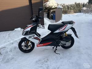 Balts Aprilia SR 2018 Prienai, ar dzinēja tilpumu 0.05 L un nobraukumu 12 tūkst. km par 1950 €, foto 8 vietnē AUTOMOTO.COM.LV