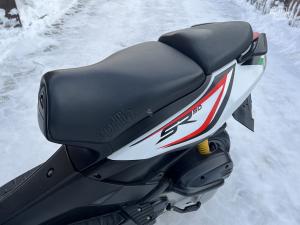 Balts Aprilia SR 2018 Prienai, ar dzinēja tilpumu 0.05 L un nobraukumu 12 tūkst. km par 1950 €, foto 9 vietnē AUTOMOTO.COM.LV