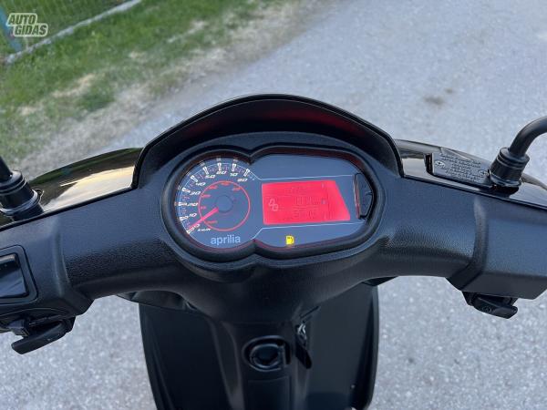 White Aprilia SR 2018 in Prienai, with an engine capacity of 0.05 L and mileage of 6 thousand km for 1650 €, photo 10 on AUTOMOTO.COM.LV