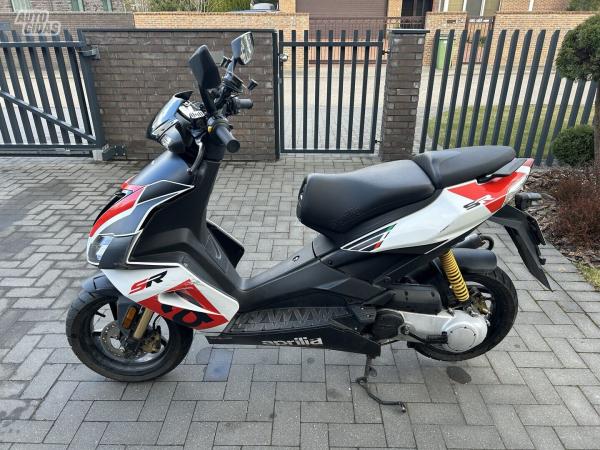 Balts Aprilia SR 2018 Viļņa, ar dzinēja tilpumu 0.05 L un nobraukumu 17 tūkst. km par 2000 €, foto 4 vietnē AUTOMOTO.COM.LV