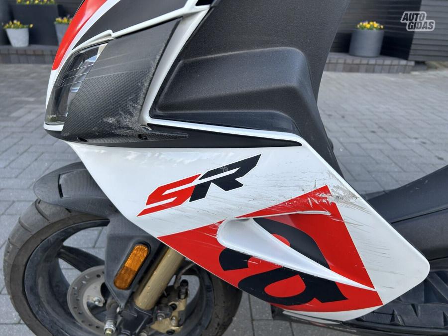 Белый Априлия SR 2018 в Вильнюс, объемом двигателя 0.05 л и пробегом 17 тыс. км за 2000 €, фото 13 на AUTOMOTO.COM.LV