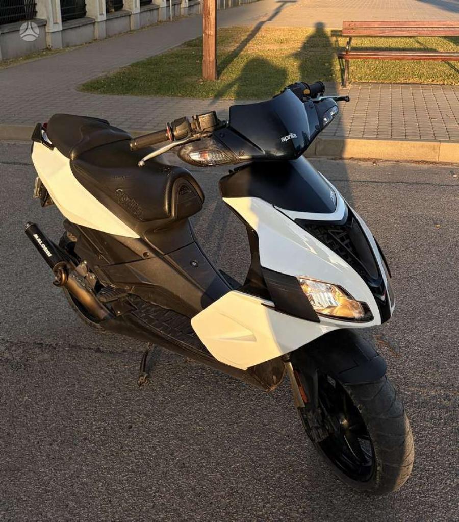 Белый Априлия SR 2019 в Вилкавишкис, объемом двигателя 50.00 л и пробегом 23 тыс. км за 1800 €, фото 11 на AUTOMOTO.COM.LV