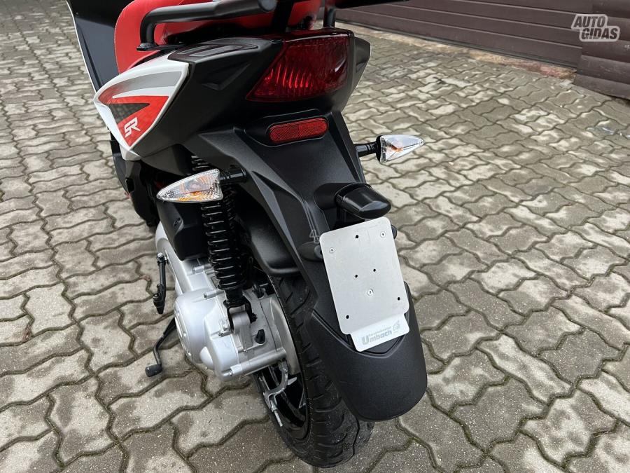 White Aprilia SR 2020 in Prienai, with an engine capacity of 0.05 L and mileage of 6 thousand km for 1750 €, photo 11 on AUTOMOTO.COM.LV