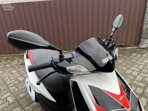 White Aprilia SR 2020 in Prienai, with an engine capacity of 0.05 L and mileage of 6 thousand km for 1750 €, photo 14 on AUTOMOTO.COM.LV