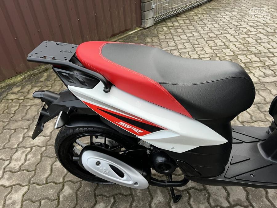 White Aprilia SR 2020 in Prienai, with an engine capacity of 0.05 L and mileage of 6 thousand km for 1750 €, photo 15 on AUTOMOTO.COM.LV