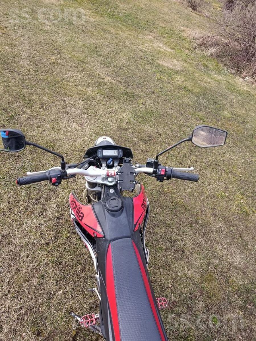 Aprilia SX 125 2018 in Cesis, with an engine capacity of 0.13 L and mileage of 0 thousand km for 2000 €, photo 5 on AUTOMOTO.COM.LV