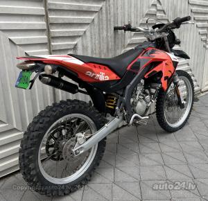 Aprilia SX 50 2006 Tallina, ar dzinēja tilpumu 0.00 L un nobraukumu 7 tūkst. km par 1799 €, foto  vietnē AUTOMOTO.COM.LV