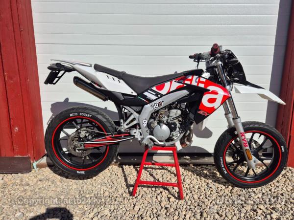 Aprilia SX 50 2015 in Viljandi, with an engine capacity of 50.00 L and mileage of 16 thousand km for 2150 €, photo 2 on AUTOMOTO.COM.LV