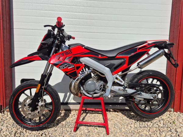 Априлия SX 50 2018 в Вильянди, объемом двигателя 50.00 л и пробегом 24 тыс. км за 2290 €, фото 1 на AUTOMOTO.COM.LV