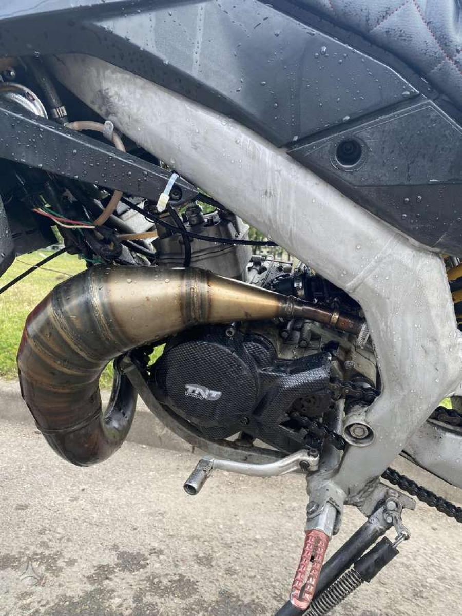 Black Aprilia SX 2009 in Kaunas, with an engine capacity of 23.11 L and mileage of 23 thousand km for 1500 €, photo 12 on AUTOMOTO.COM.LV