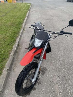 Black Aprilia SX 2009 in Kaunas, with an engine capacity of 50.00 L and mileage of 23 thousand km for 1500 €, photo 14 on AUTOMOTO.COM.LV