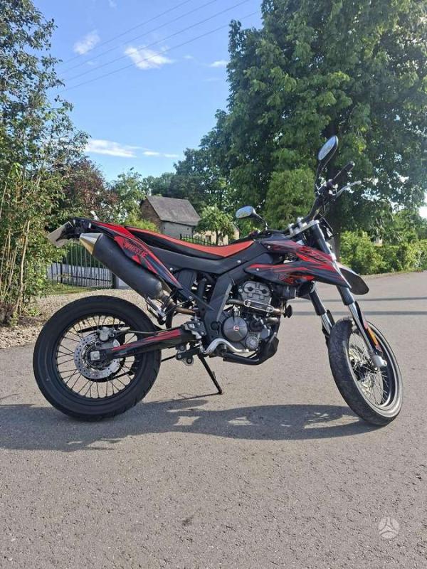 Черный Априлия SX 2019 в Расейняй, объемом двигателя 0.13 л и пробегом 30 тыс. км за 2000 €, фото 3 на AUTOMOTO.COM.LV
