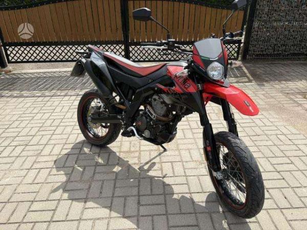 Black Aprilia SX 2020 in Siauliai, with an engine capacity of 0.13 L and mileage of 21 thousand km for 2200 €, photo 1 on AUTOMOTO.COM.LV