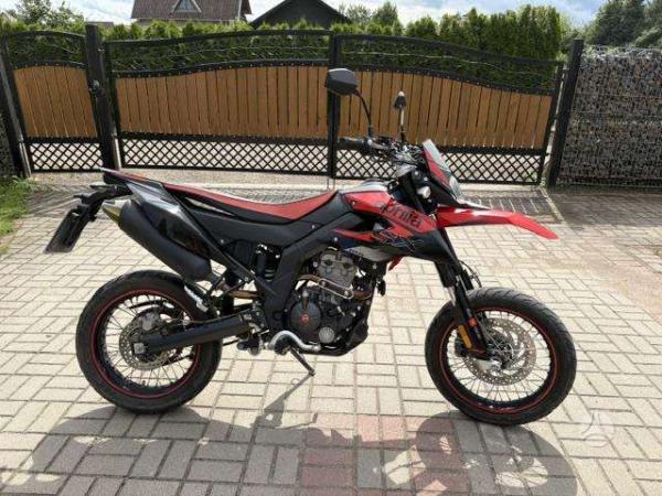 Black Aprilia SX 2020 in Siauliai, with an engine capacity of 0.13 L and mileage of 21 thousand km for 2200 €, photo 2 on AUTOMOTO.COM.LV