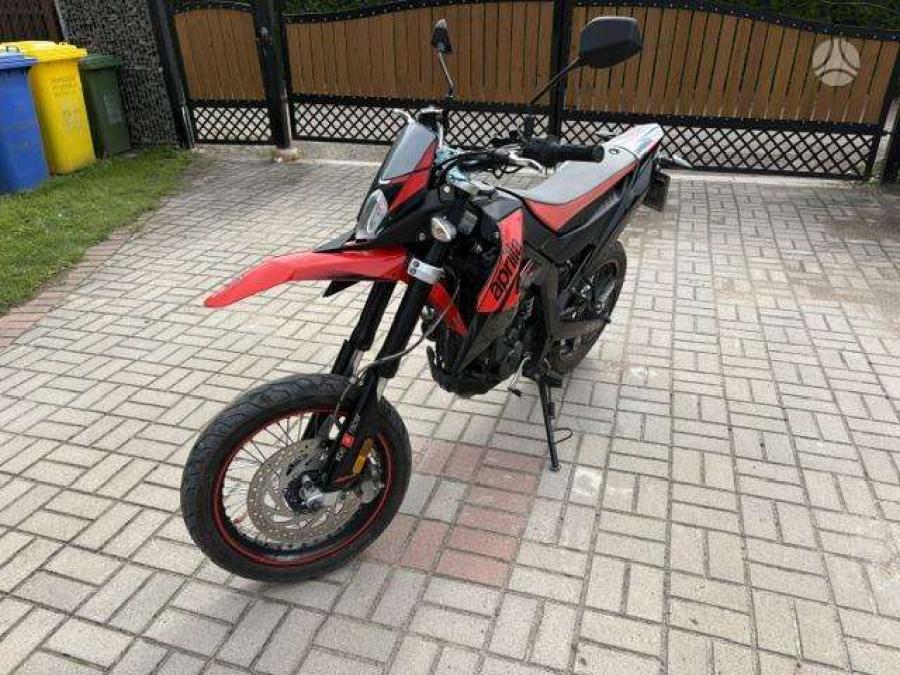 Melns Aprilia SX 2020 Šauļi, ar dzinēja tilpumu 0.13 L un nobraukumu 21 tūkst. km par 2200 €, foto 4 vietnē AUTOMOTO.COM.LV