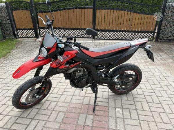 Black Aprilia SX 2020 in Siauliai, with an engine capacity of 0.13 L and mileage of 21 thousand km for 2200 €, photo 4 on AUTOMOTO.COM.LV