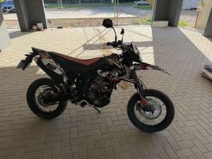 Melns Aprilia SX 2021 Kauņa, ar dzinēja tilpumu 0.13 L un nobraukumu 7 tūkst. km par 2300 €, foto  vietnē AUTOMOTO.COM.LV